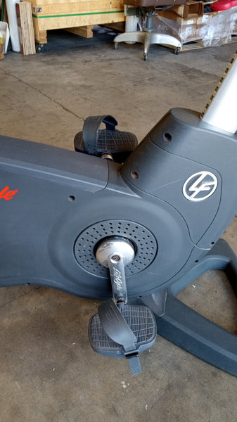 Life Fitness 95Ce Discover SE Series Upright Life Cycle - USED ...